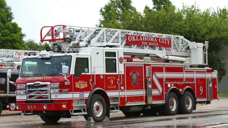 Sprinkler system controls Oklahoma City apartment fire; residents ...