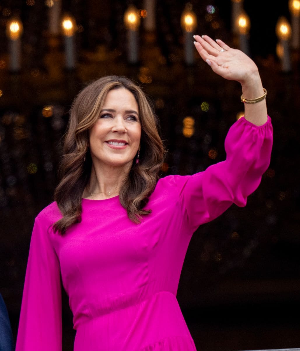 Mary of Denmark, 54, debuts a modern long bob: Her most youthful hair ...