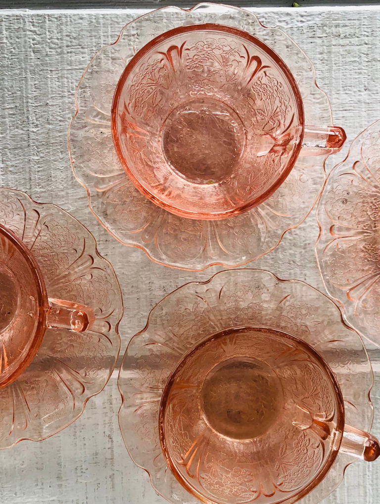 8 types of vintage cups that are actually worth a lot, according to experts