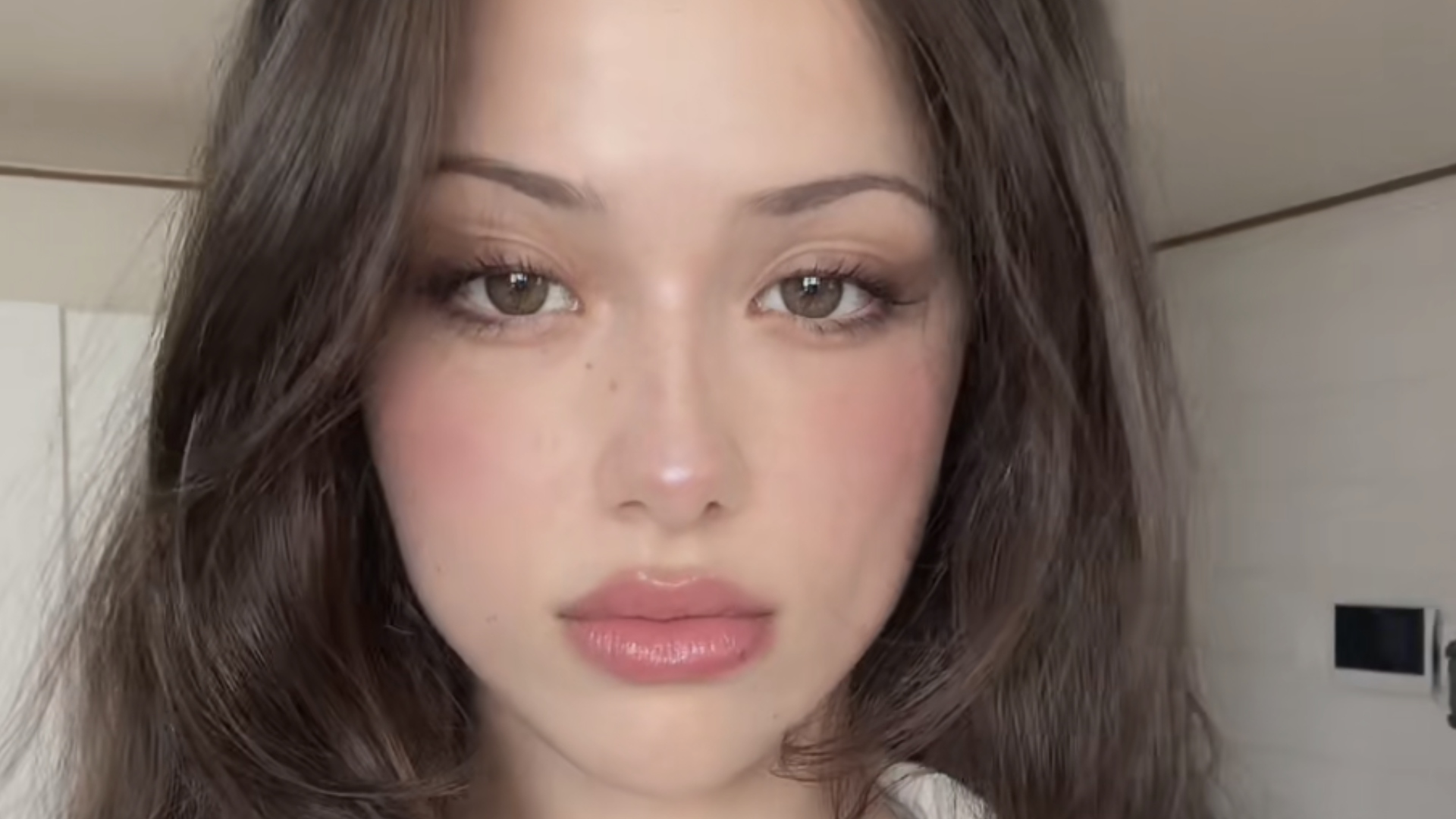This eyebrow trend from the 2000s is making a comeback