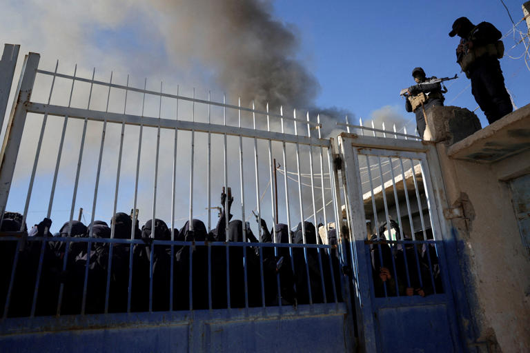 EU memo raises security concerns over mass escape from IS-linked Syria camp