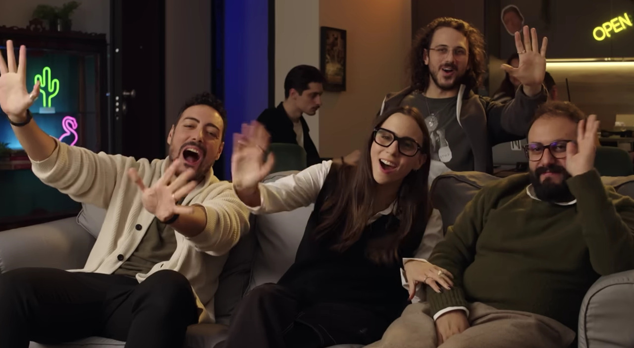Sanremo 2026, i The Jackal guardano la prima serata in diretta su YouTube