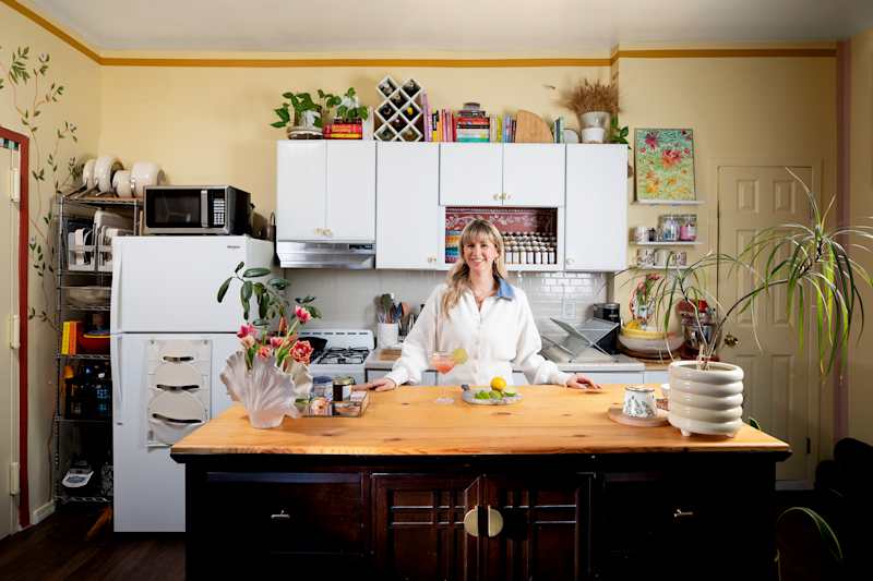 See how two people actually make a 320-square-foot Brooklyn apartment work