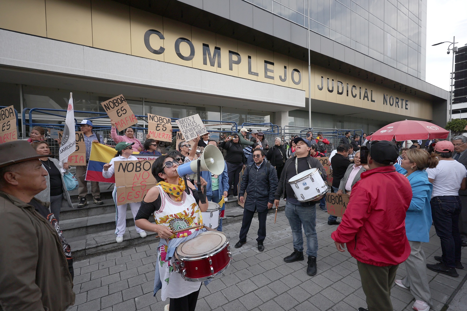 Juez de Ecuador envía a cárcel al alcalde de Guayaquil por presunta red ...