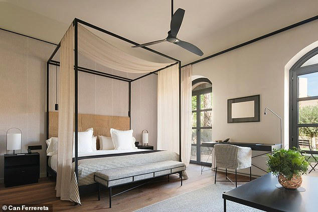 Travel expert who stayed in 1,000 hotels across the world reveals the ...