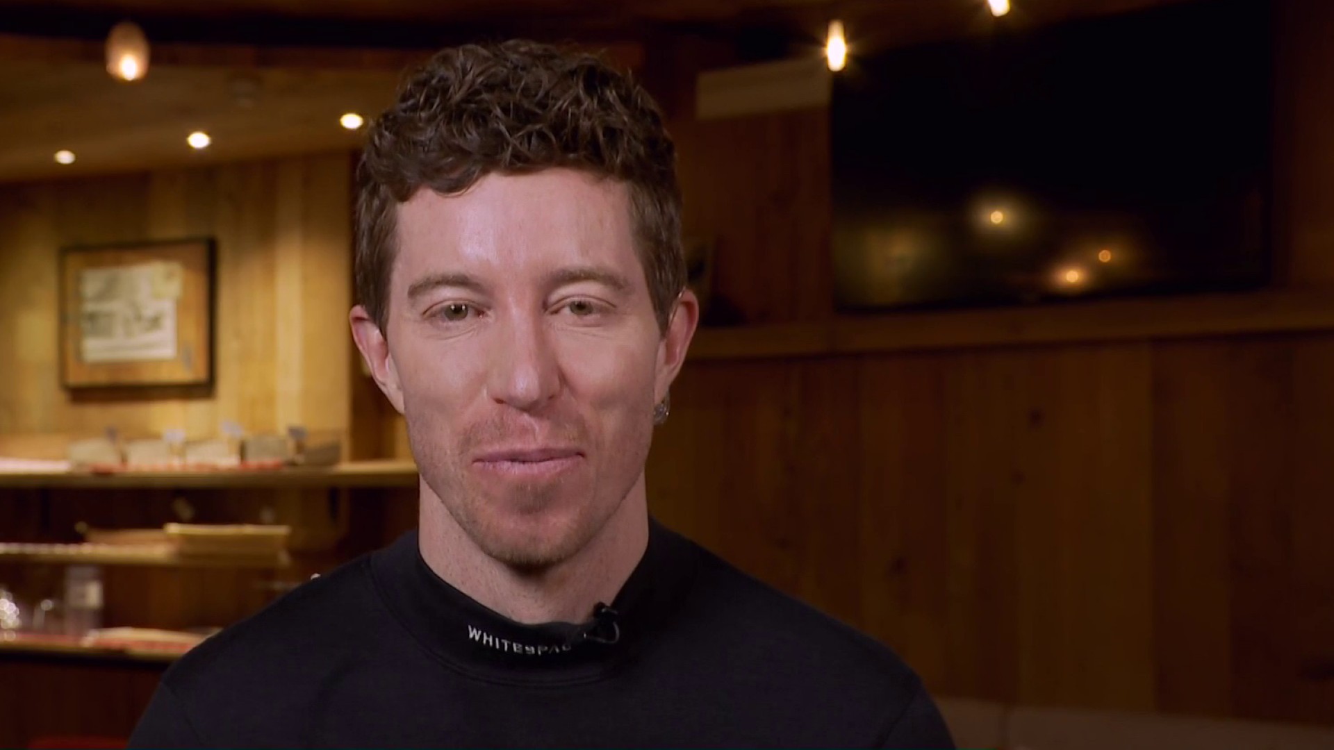 Shaun White says Olympic snowboarder Chloe Kim is 'setting the bar high'