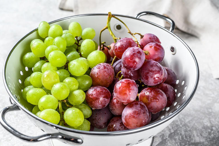 The benefits of grapes—plus how to enjoy this small-but-mighty fruit