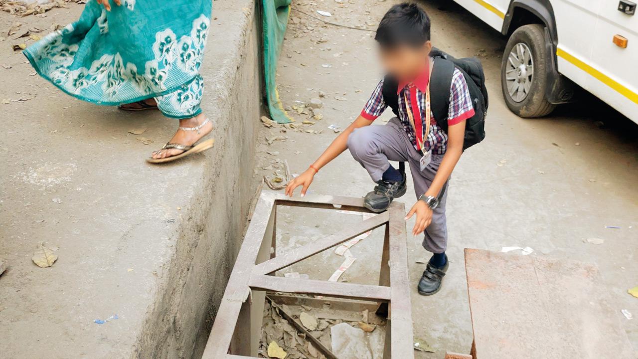 Metro work turns Gandhinagar junction into obstacle course for pedestrians