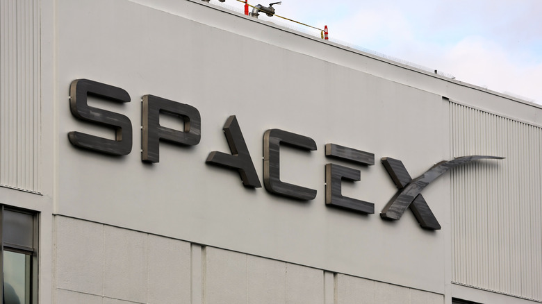 SpaceX is becoming the most valuable private company in the world with ...