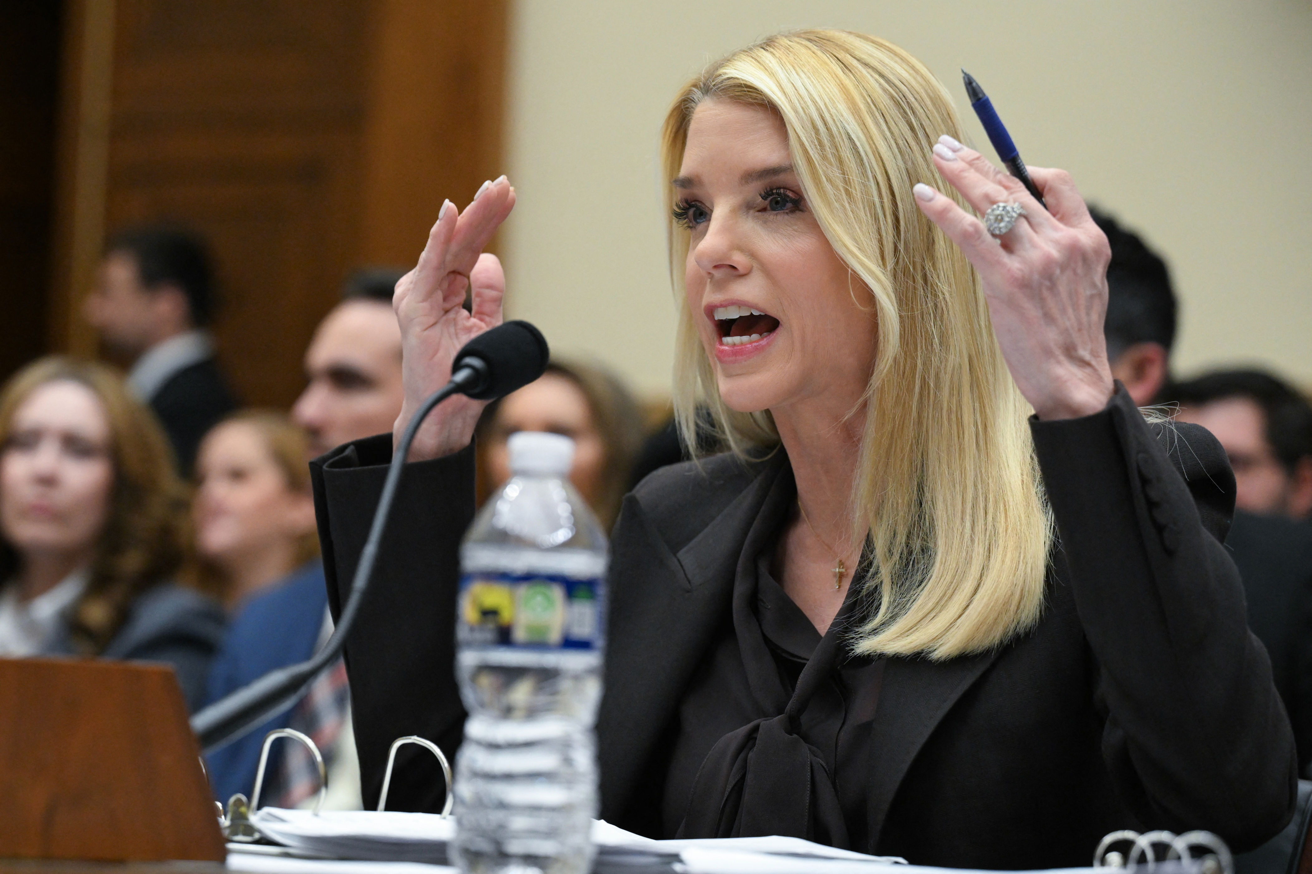 Pam Bondi explodes at Jamie Raskin, Dems during House Judiciary hearing ...
