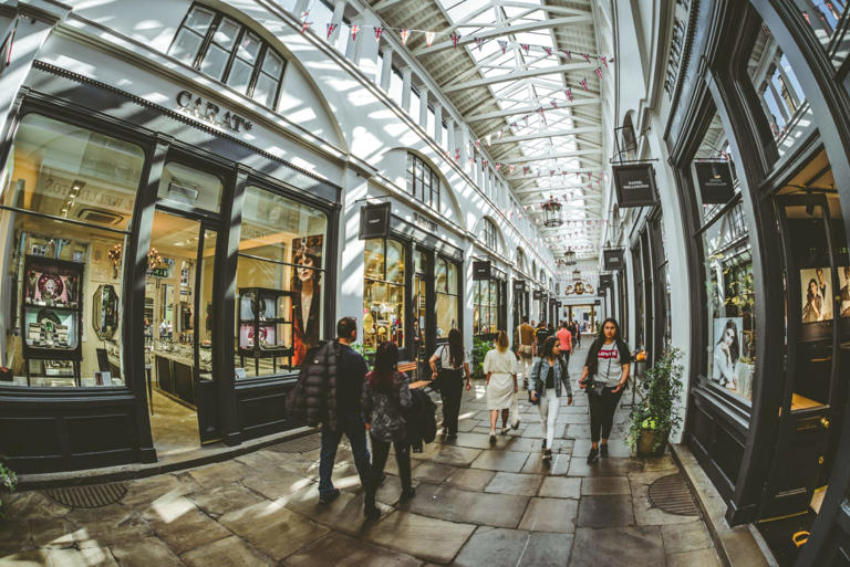 St. James Place share price dives amid AI disruption jitters: is this ...