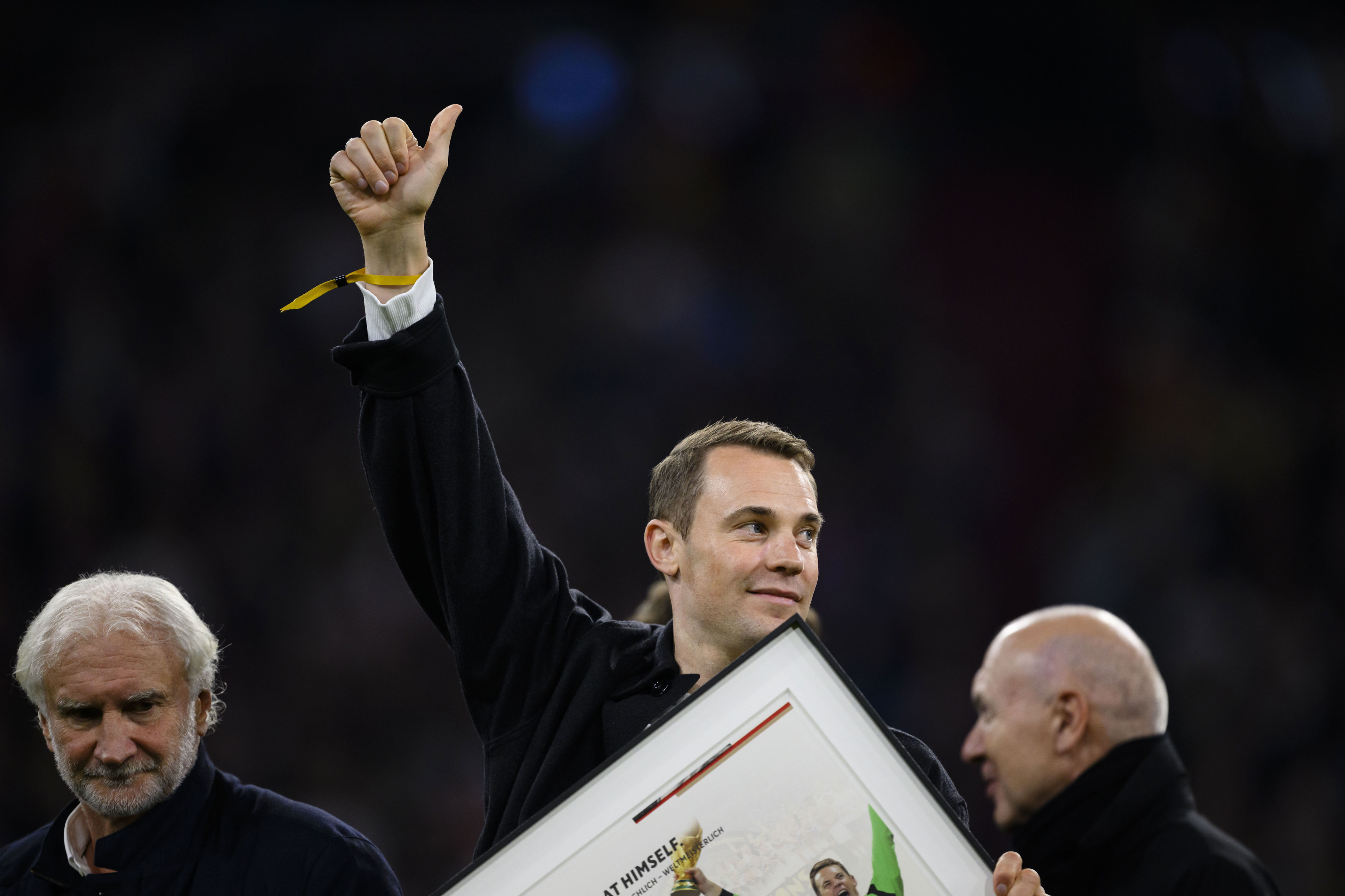 Bayern Munich star Manuel Neuer reaffirms his retirement from the ...