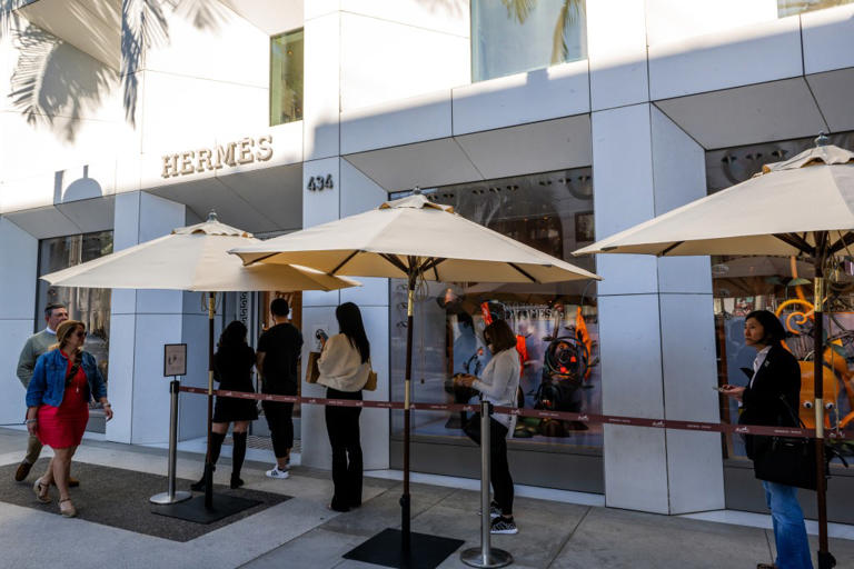 Mystery buyer of record-breaking $400 million Rodeo Drive real estate ...