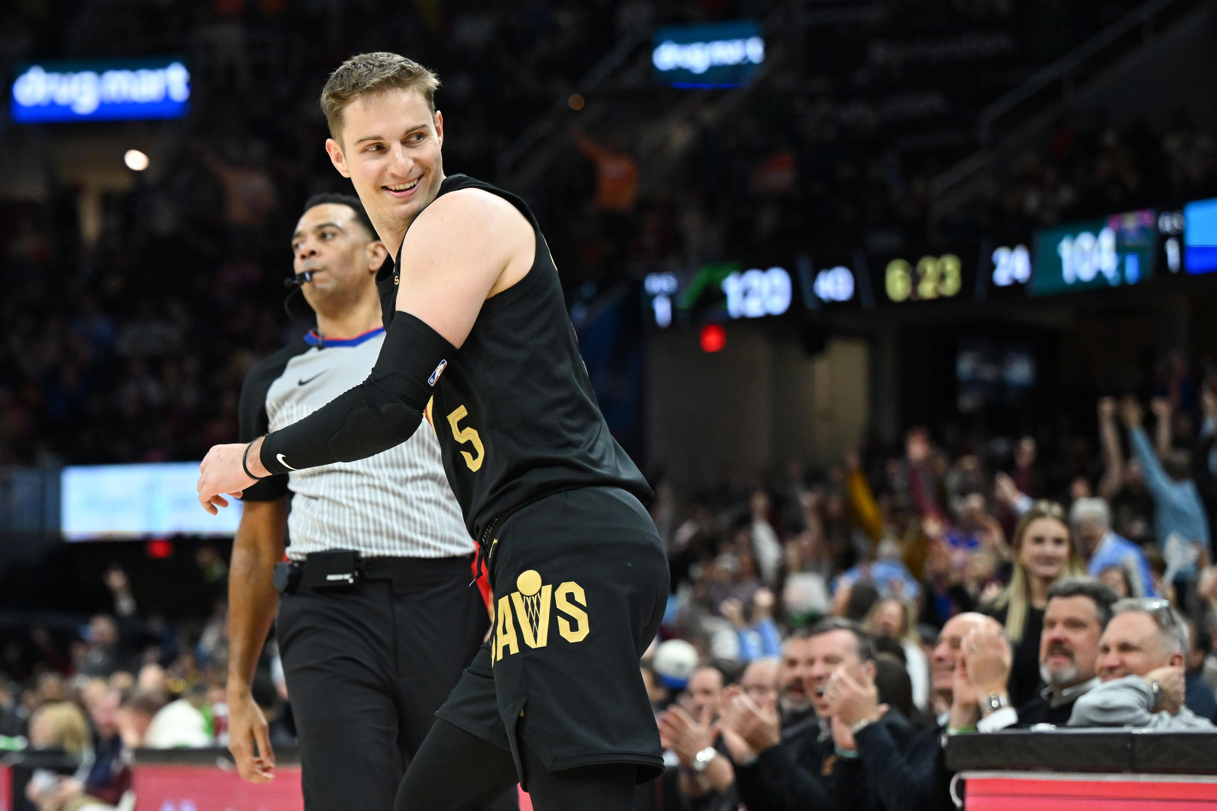 Cavs recap vs Wizards. Sam Merrill dominates James Harden's home debut