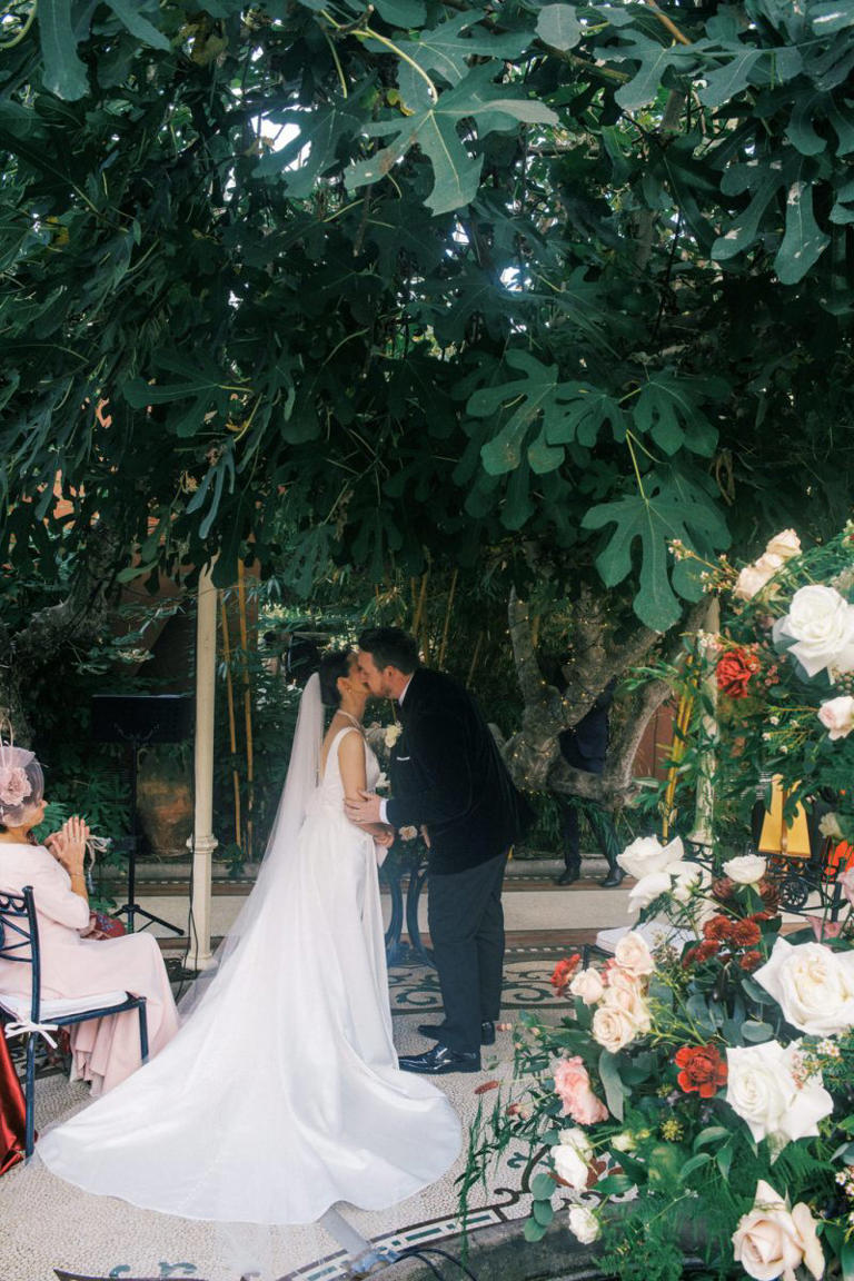 A romantic, personal and Swiftie soundtracked Kilshane House wedding ...