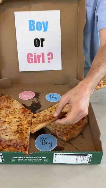 Couple shares heartwarming gender reveal from their first date