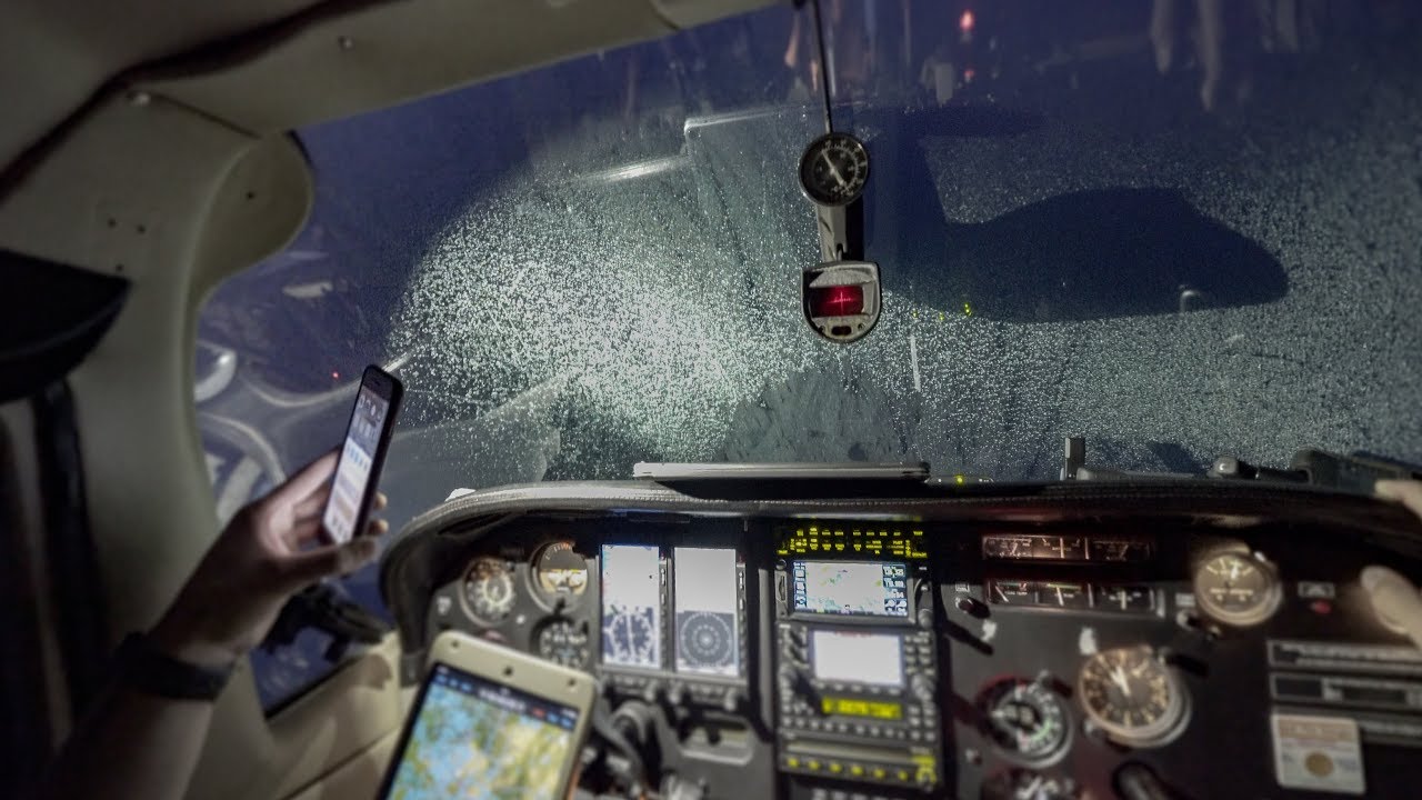 How invisible ice nearly turned this night flight into disaster