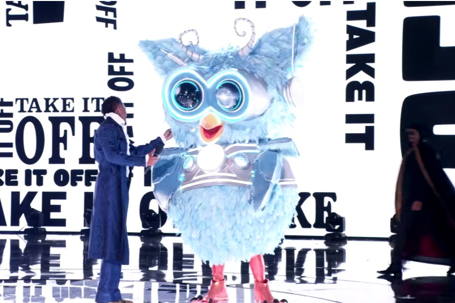 Two-time Grammy winner is revealed at 'Owl' on 'The Masked Singer': Watch