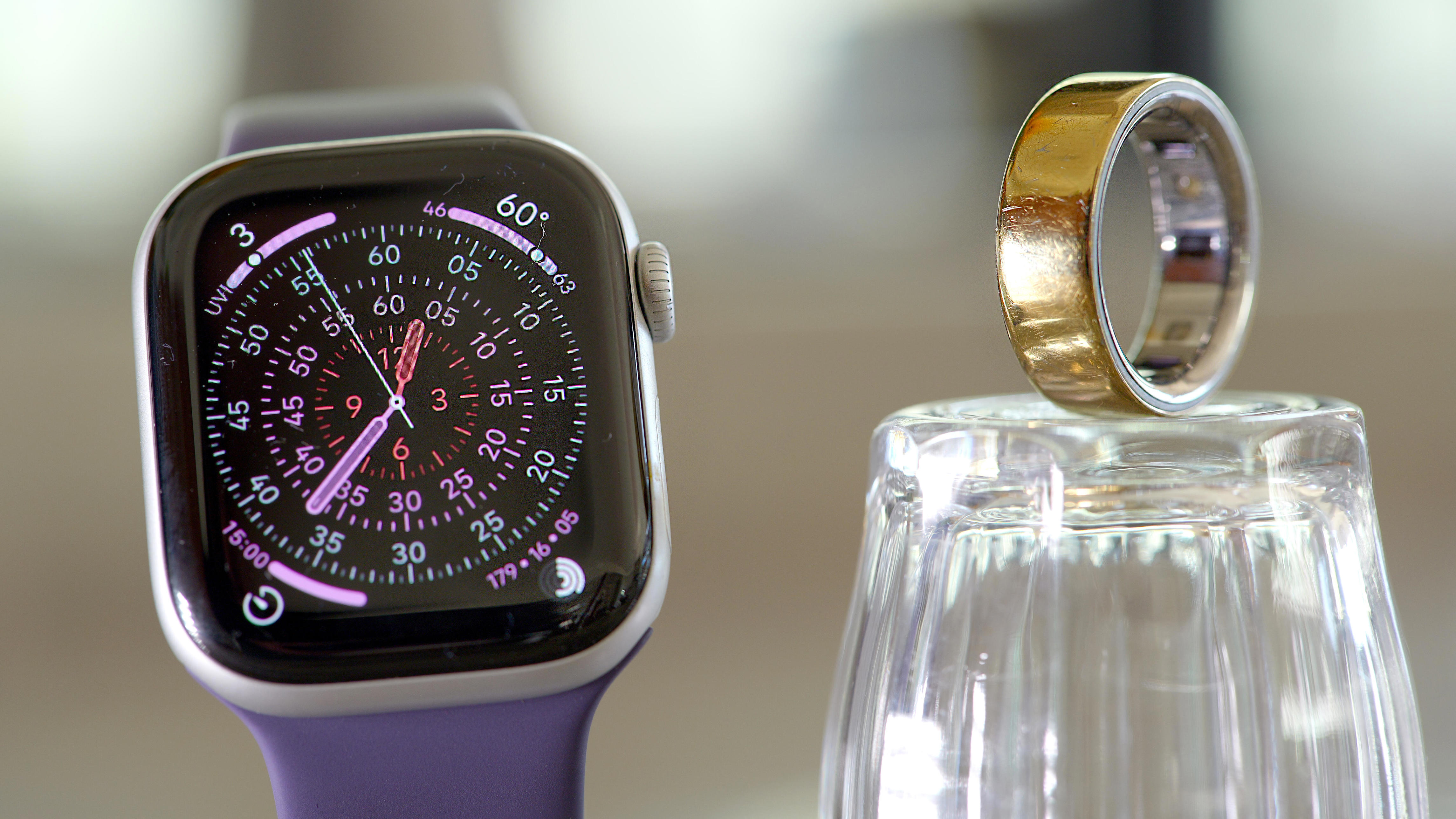 CNET outlines Apple Watch and Oura Ring strengths