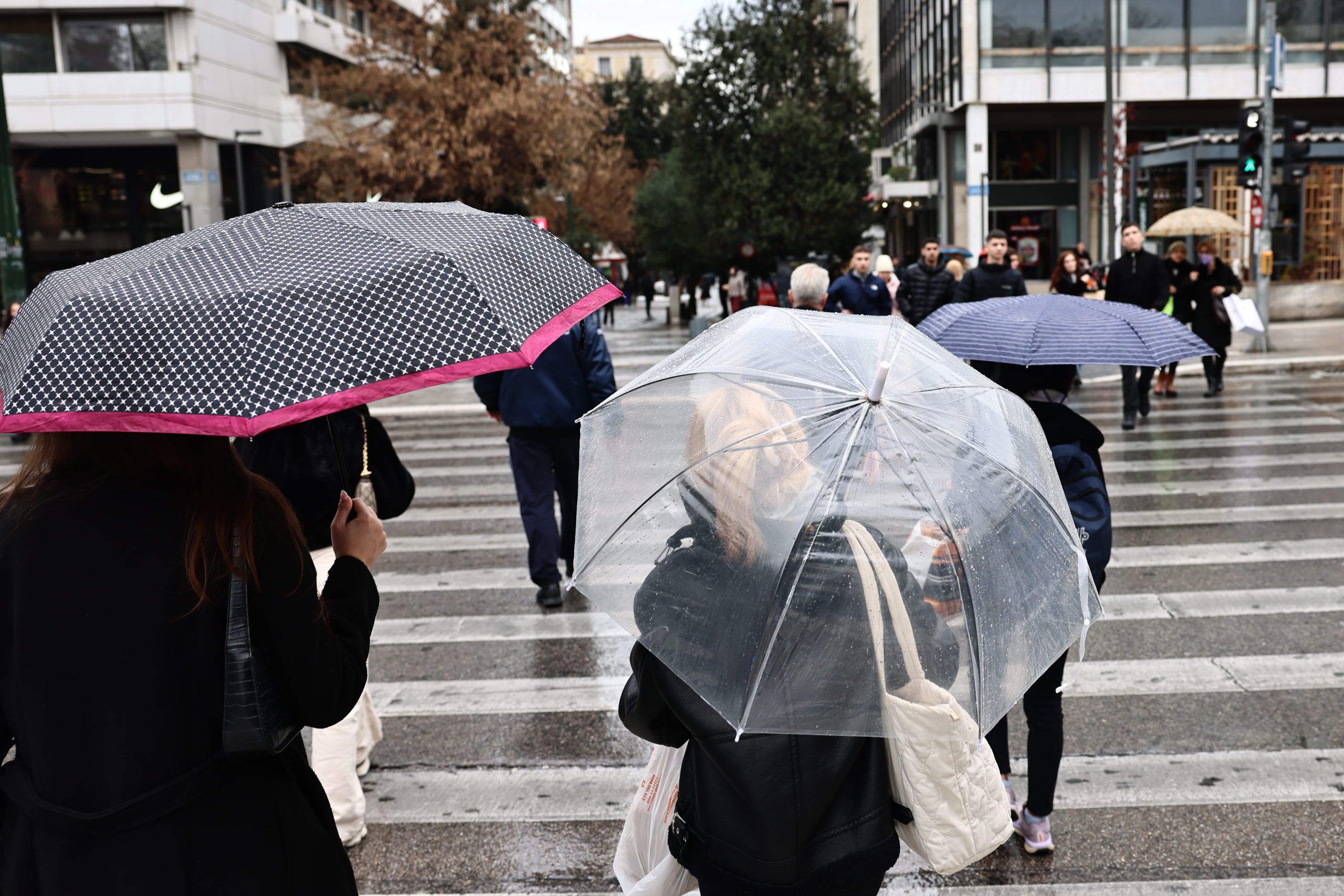 Καιρός: Βροχές, καταιγίδες, χιόνια και νέα πτώση της θερμοκρασίας ...