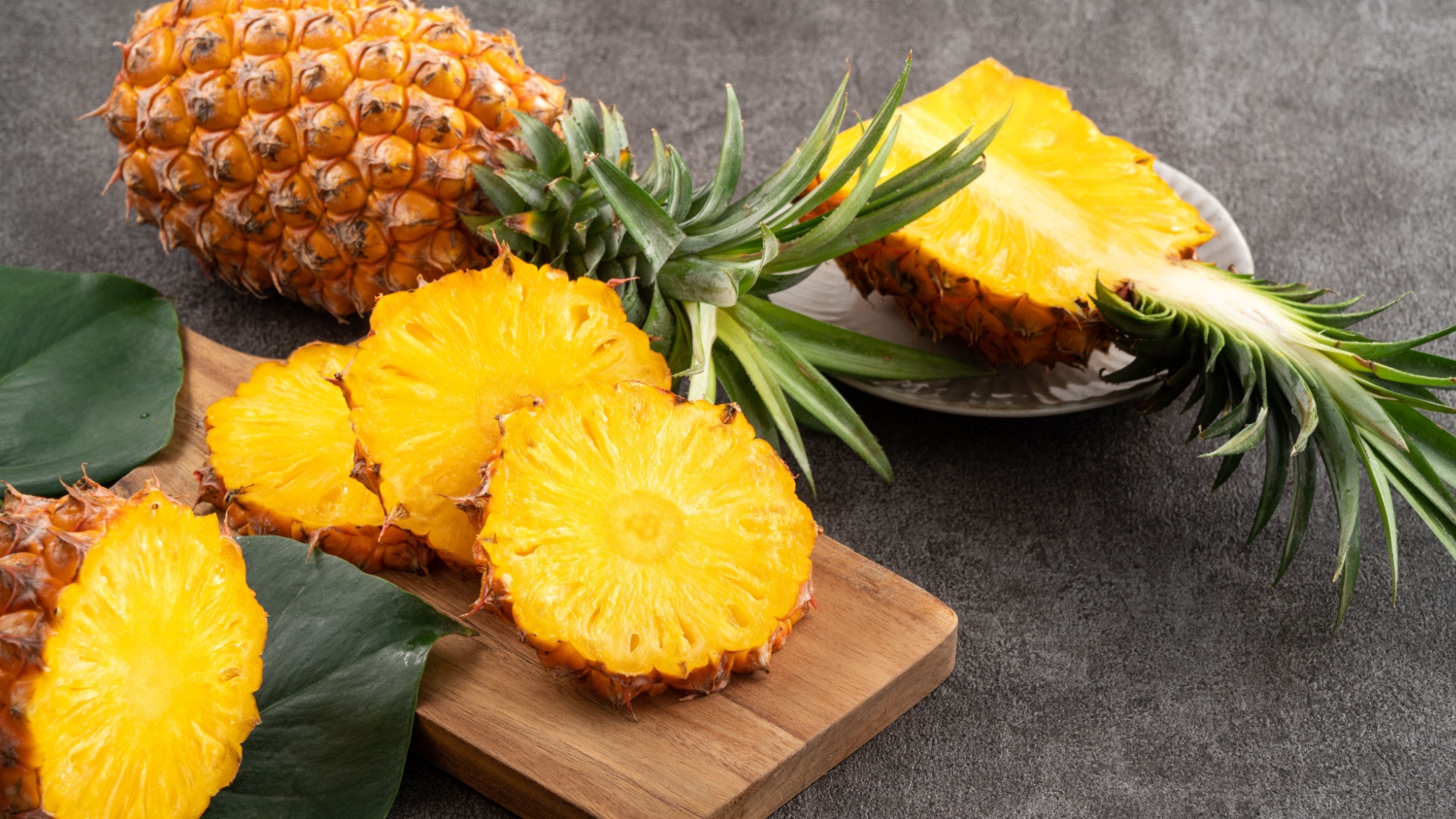 What happens to your body when you eat too much pineapple