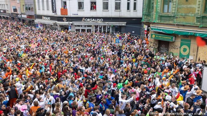 TikTok, beats, street party: Cologne's carnival has a new image