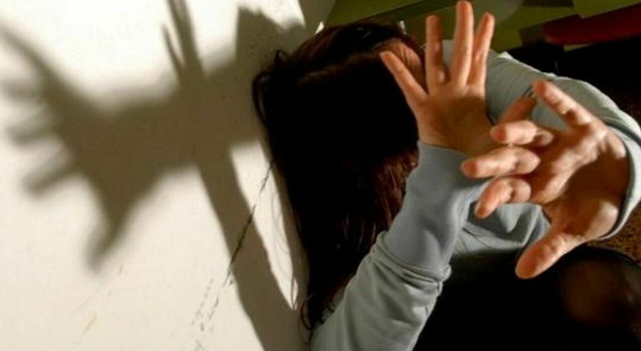 A 15 anni scappa di casa e denuncia padre, fratello e matrigna: «Mi ...