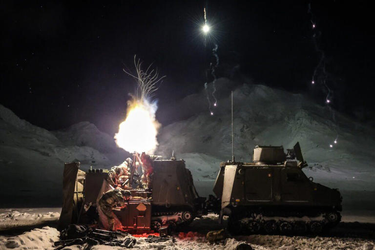Arctic blast as marines practise mortar fire amidst "rising Russian ...