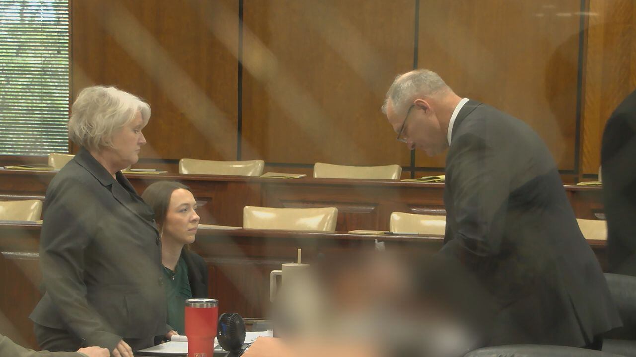 Prosecution rests, defense witness contradicts prior eyewitness ...