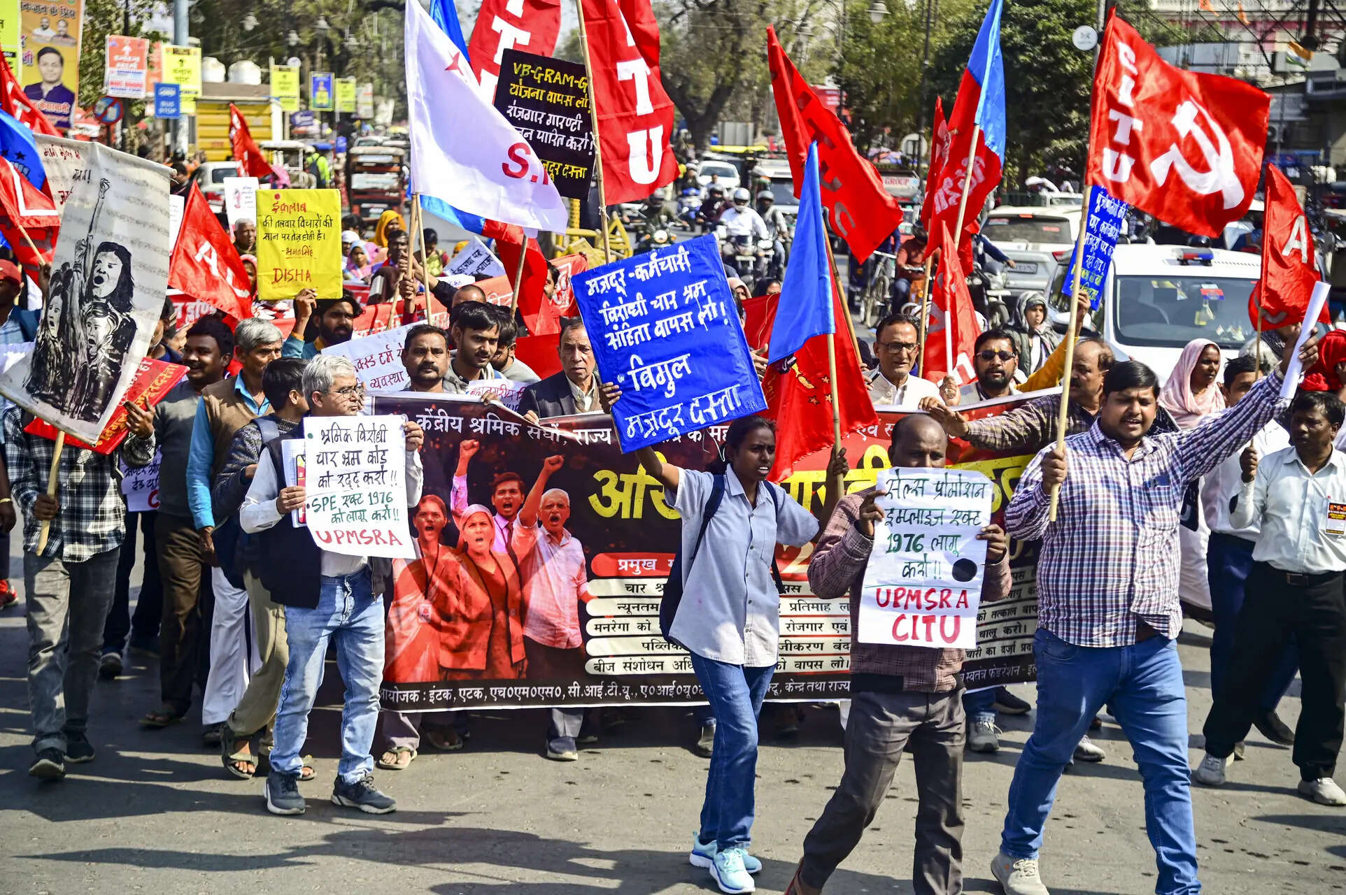 Trade union labour code strike: Shashi Tharoor slams shutdown in Kerala ...