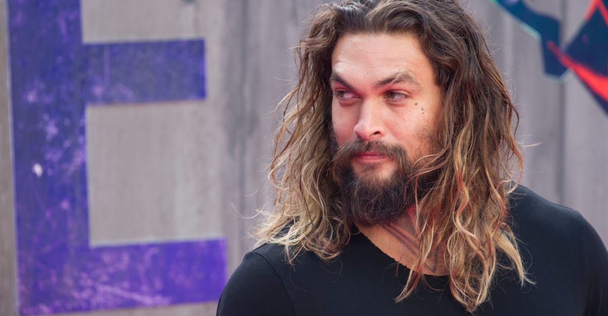 Jason Momoa tar värvning i "Helldivers" – biopremiär spikad till 2027