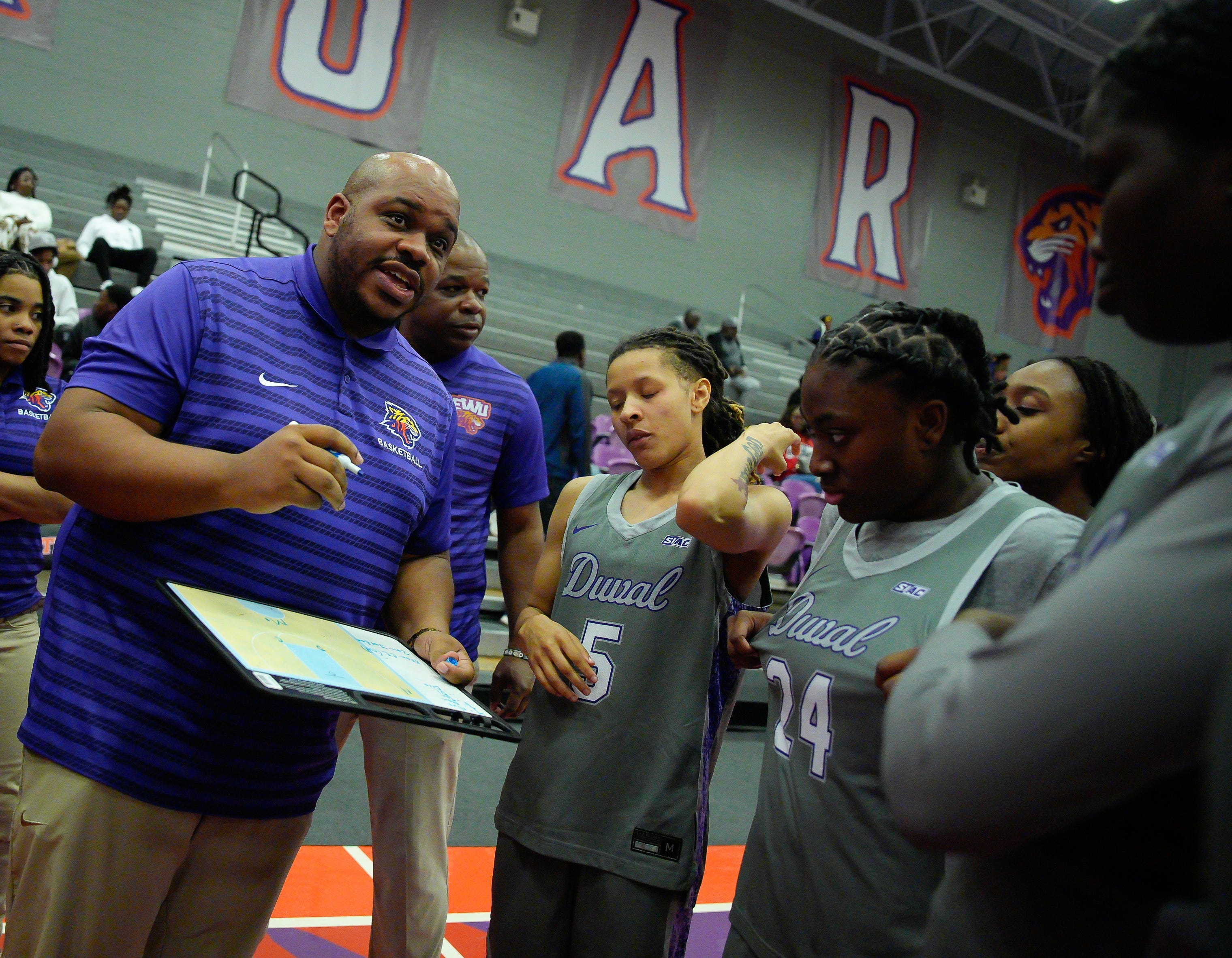 Edward Waters women's basketball team upset by Albany State