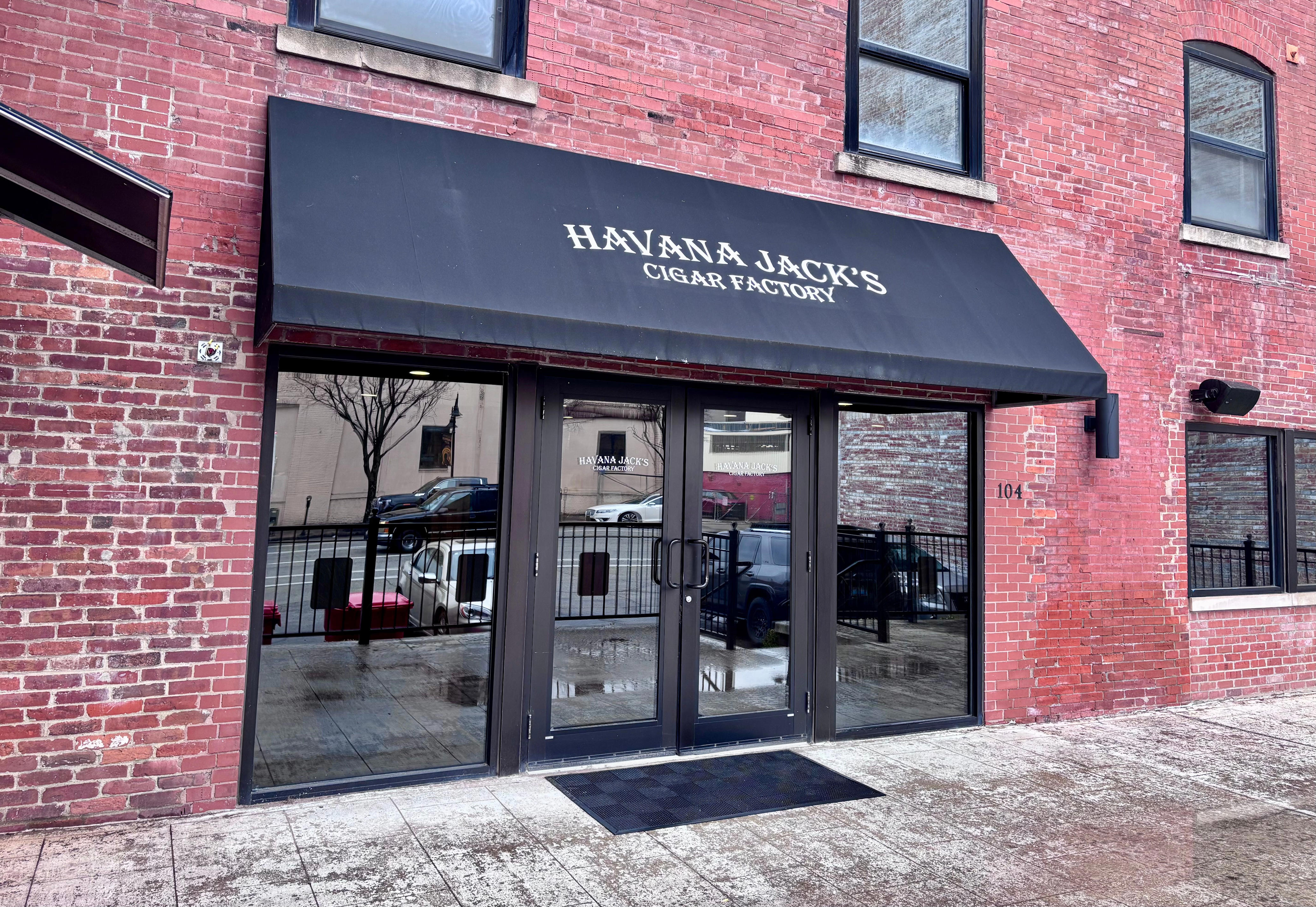 New cigar shop and bar opens in downtown Louisville. What to expect