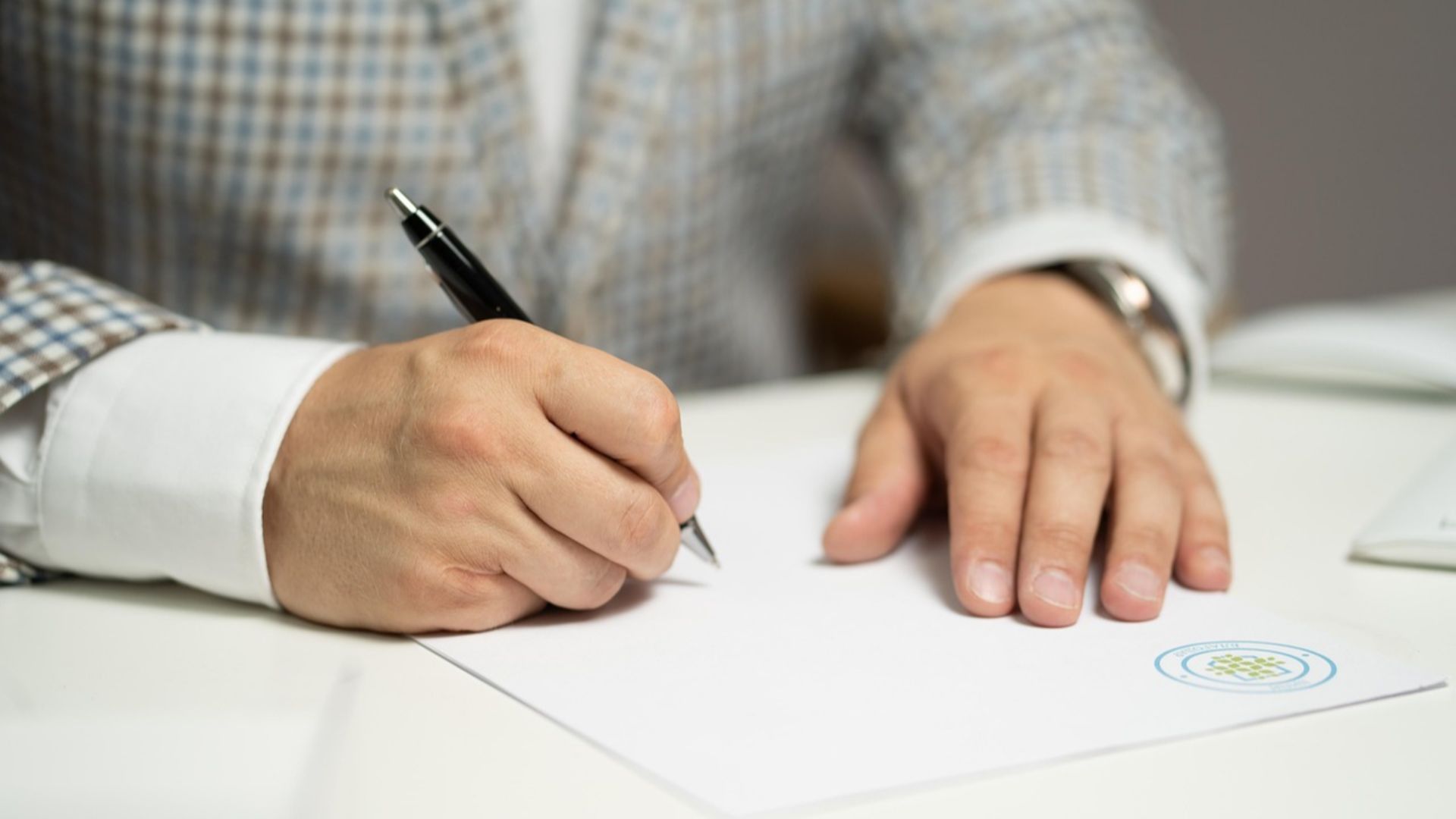 My 92-year-old dad is getting married without a prenup. I'm afraid I’ll ...