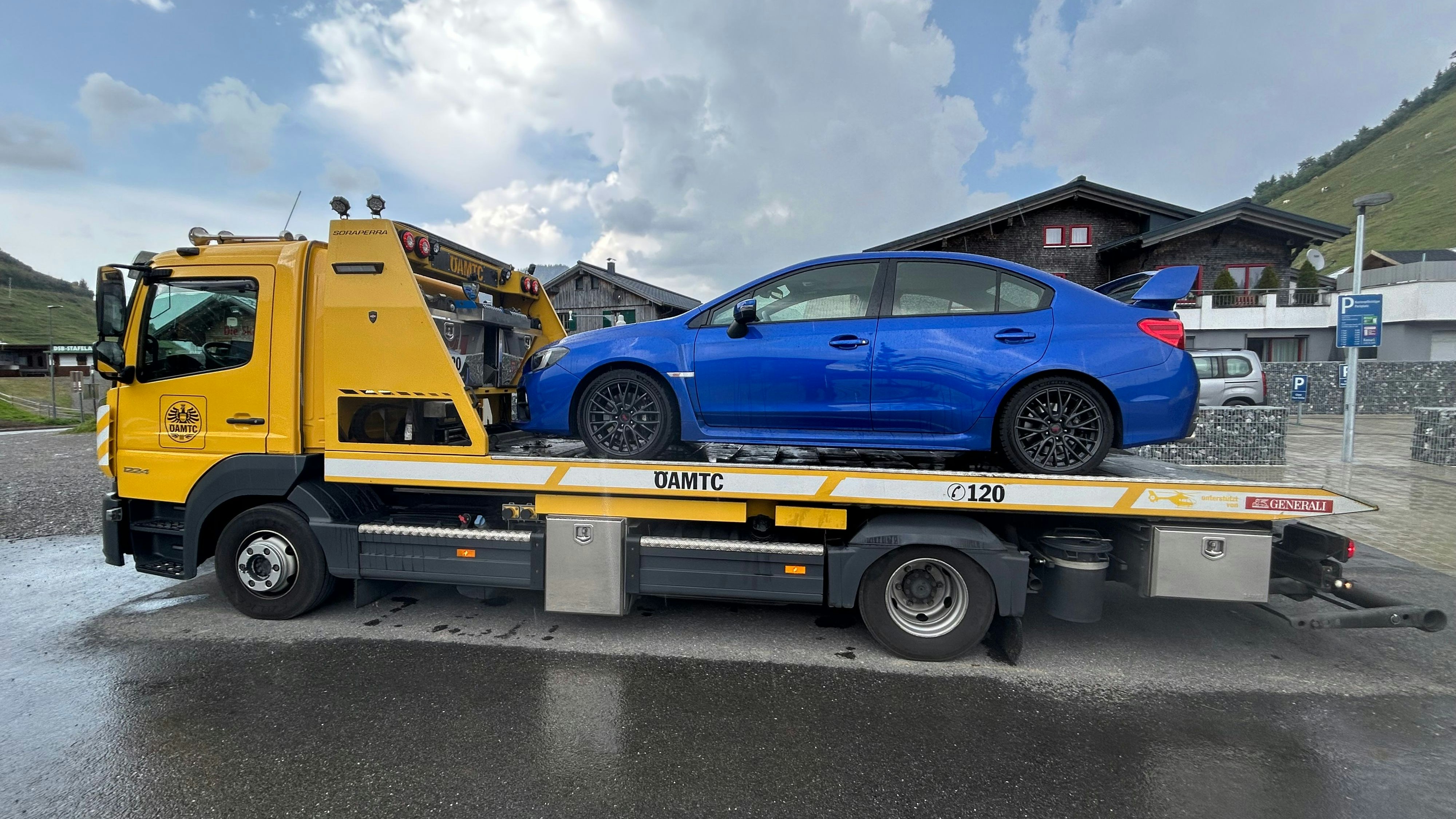 214 km/h! Raser verliert Schein, auch PS-Bolide ist weg