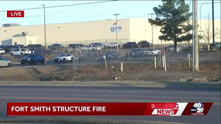 Battery manufacturing company building catches fire in Fort Smith
