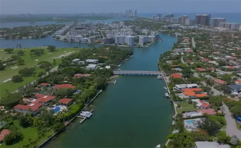 Así es Indian Creek, la exclusiva isla de millonarios donde Mark ...