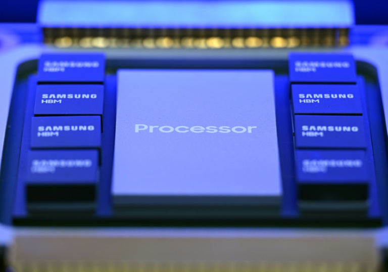 Samsung inicia la producción en masa de chips de memoria de IA de ...
