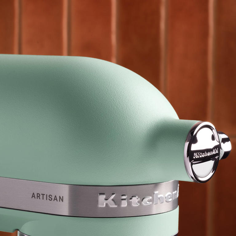 KitchenAid Just Dropped Its 2026 Color Of The Year & It’s Surprisingly ...