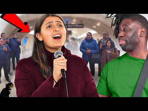 Random lady sings like people from the old movies