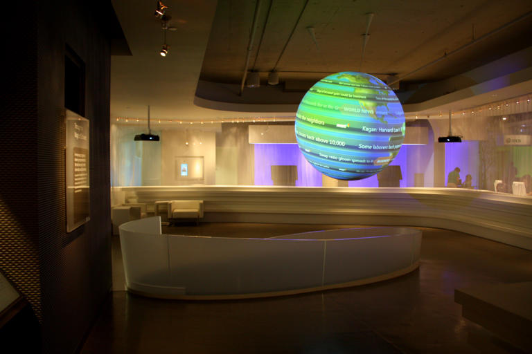 Microsoft closes its visitor center in Redmond in latest HQ change