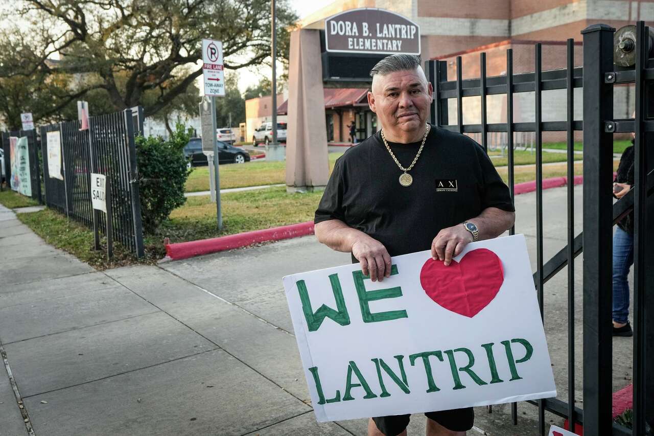 HISD families protest at Lantrip Elementary to kick off student sickout ...