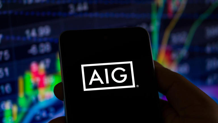 AIG attributable profit slides to $735m in Q4