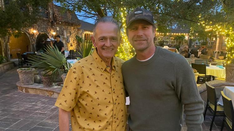This country star stopped by celebrity hot spot Joe T Garcia's