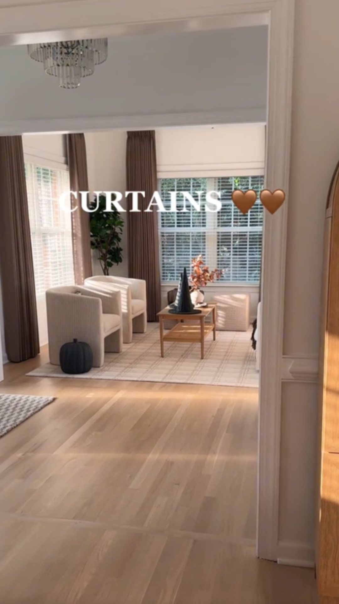 A dramatic living room transformation with linen