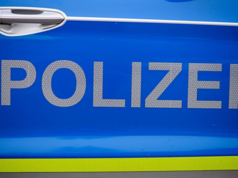 Polizeieinsatz Stendal, 12.02.2026: Bundesstraße durch Verkehrsunfall ...