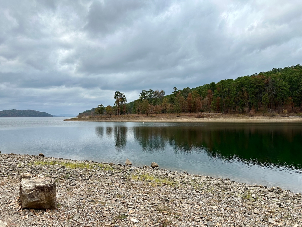 Arkansas’s largest lake sits in a rare mountain range — with a forest ...