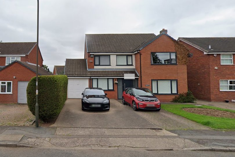 Police say exactly what to do if car parks on your driveway