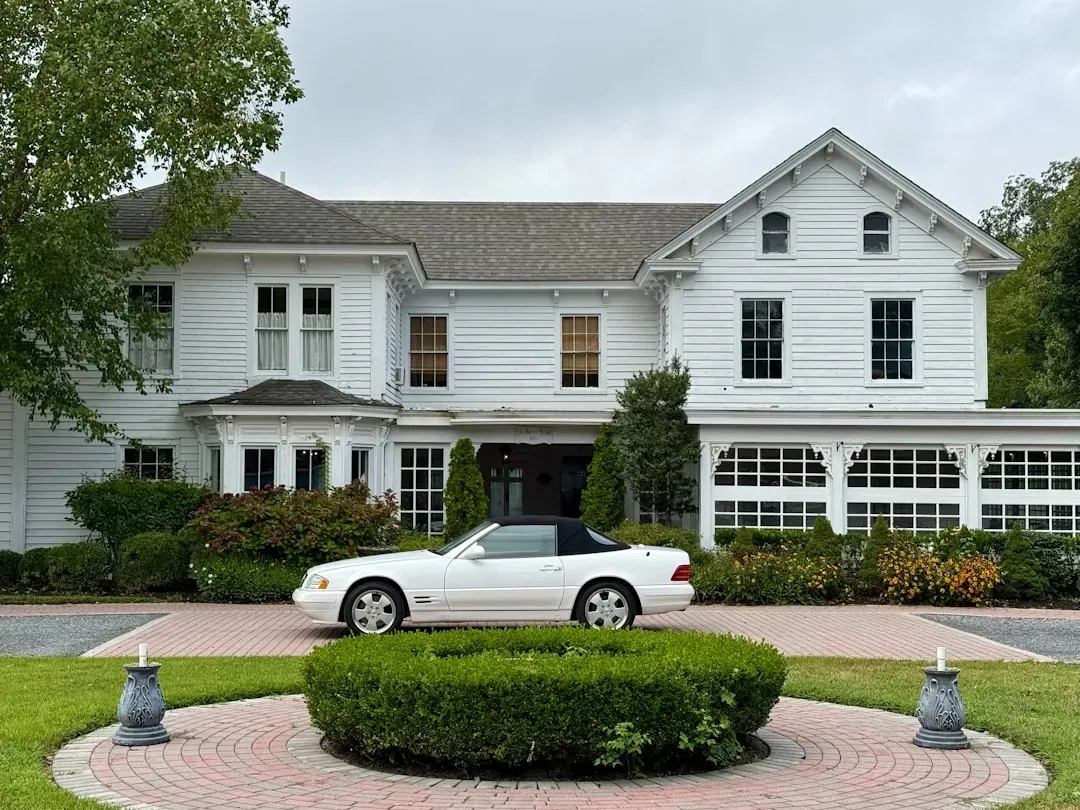 The quiet household millionaires: 7 signs your neighbors have serious cash