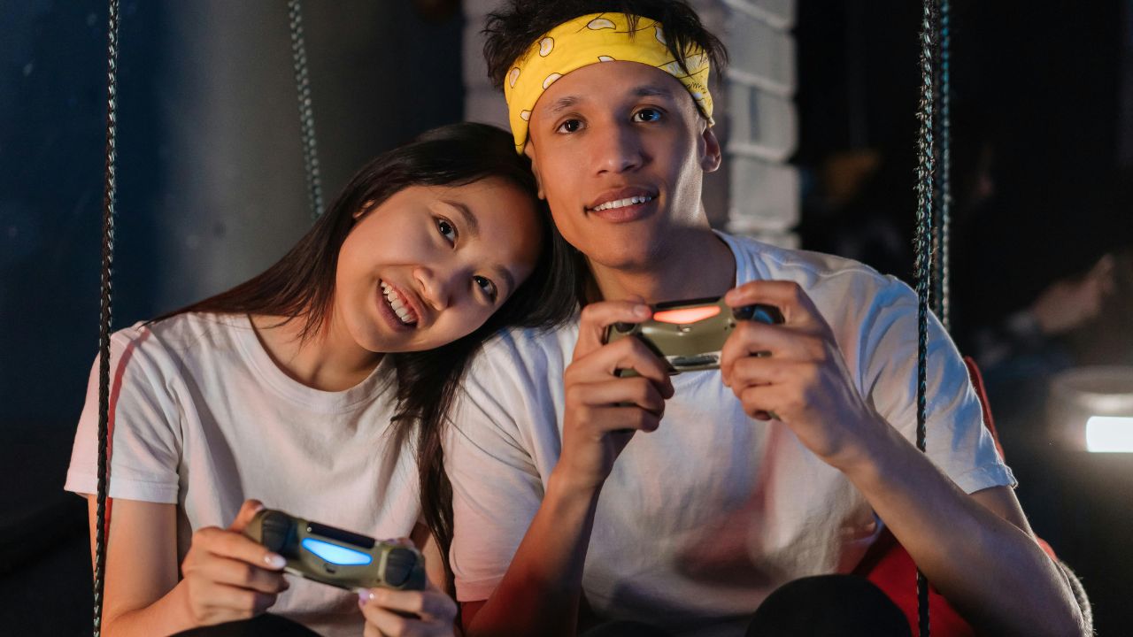 10 video games couples can play together without split opinions